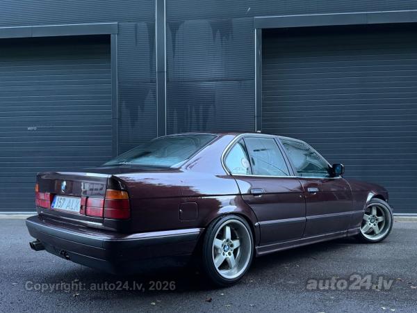 Red BMW 5 Series 1992 in Tallinn, with an engine capacity of 2.00 L and mileage of 0 thousand km for 4099 €, photo 4 on AUTOMOTO.COM.LV