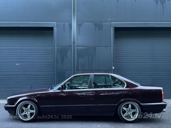 Red BMW 5 Series 1992 in Tallinn, with an engine capacity of 2.00 L and mileage of 0 thousand km for 4099 €, photo 5 on AUTOMOTO.COM.LV