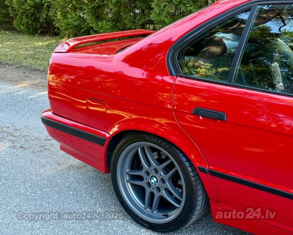 Red BMW 5 Series 1994 in Tallinn, with an engine capacity of 4.00 L and mileage of 250 thousand km for 18999 €, photo 9 on AUTOMOTO.COM.LV