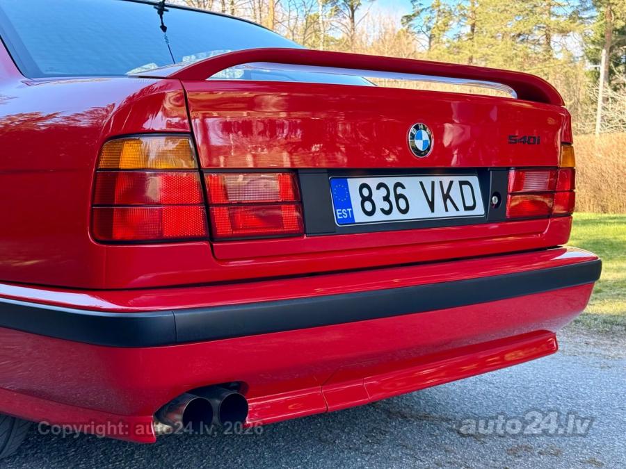 Sarkans BMW 5 Series 1994 Tallina, ar dzinēja tilpumu 4.00 L un nobraukumu 250 tūkst. km par 18999 €, foto 17 vietnē AUTOMOTO.COM.LV