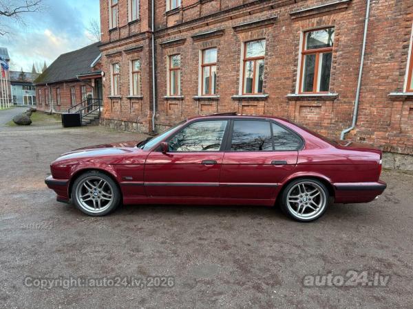 Sarkans BMW 5 Series 1995 Tartu, ar dzinēja tilpumu 2.50 L un nobraukumu 0 tūkst. km par 3900 €, foto 2 vietnē AUTOMOTO.COM.LV