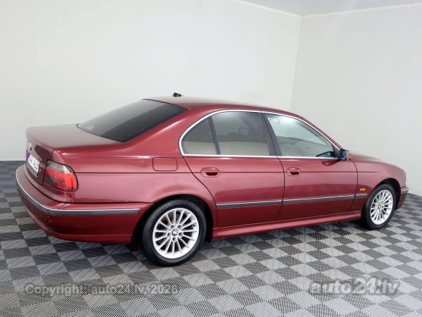 Red BMW 5 Series 1996 in Tallinn, with an engine capacity of 2.50 L and mileage of 326 thousand km for 1799 €, photo 3 on AUTOMOTO.COM.LV