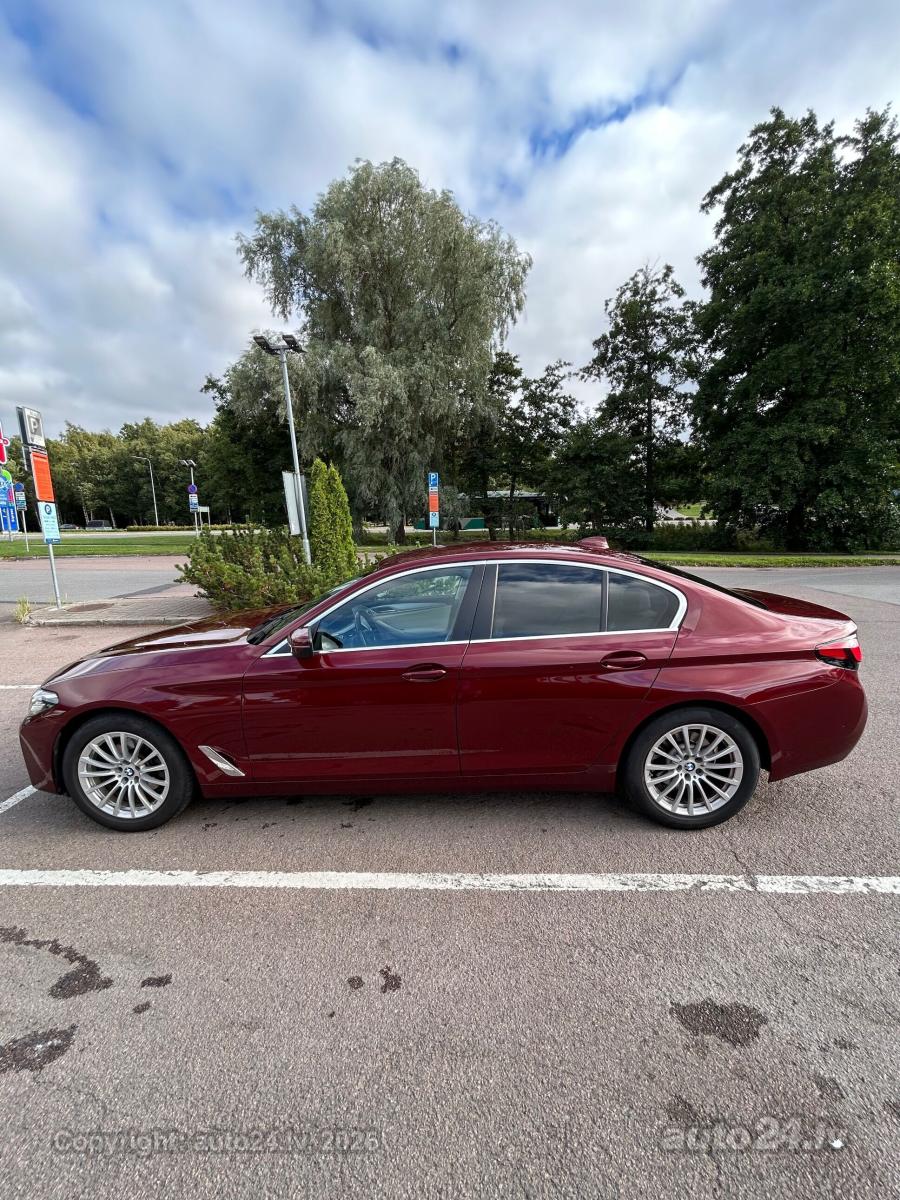 Red BMW 5 Series 2021 in Tallinn, with an engine capacity of 2.00 L and mileage of 173 thousand km for 26900 €, photo 3 on AUTOMOTO.COM.LV