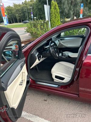 Red BMW 5 Series 2021 in Tallinn, with an engine capacity of 2.00 L and mileage of 173 thousand km for 26900 €, photo 11 on AUTOMOTO.COM.LV