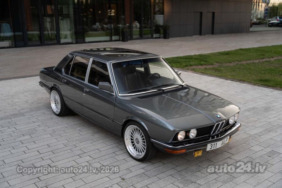 BMW 5 Series 1980 Tallina, ar dzinēja tilpumu 3.40 L un nobraukumu 15 tūkst. km par 16000 €, foto 1 vietnē AUTOMOTO.COM.LV