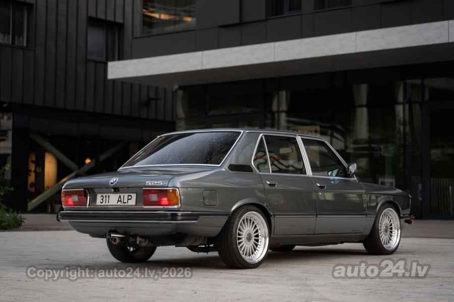BMW 5 Series 1980 Tallina, ar dzinēja tilpumu 3.40 L un nobraukumu 15 tūkst. km par 16000 €, foto 4 vietnē AUTOMOTO.COM.LV
