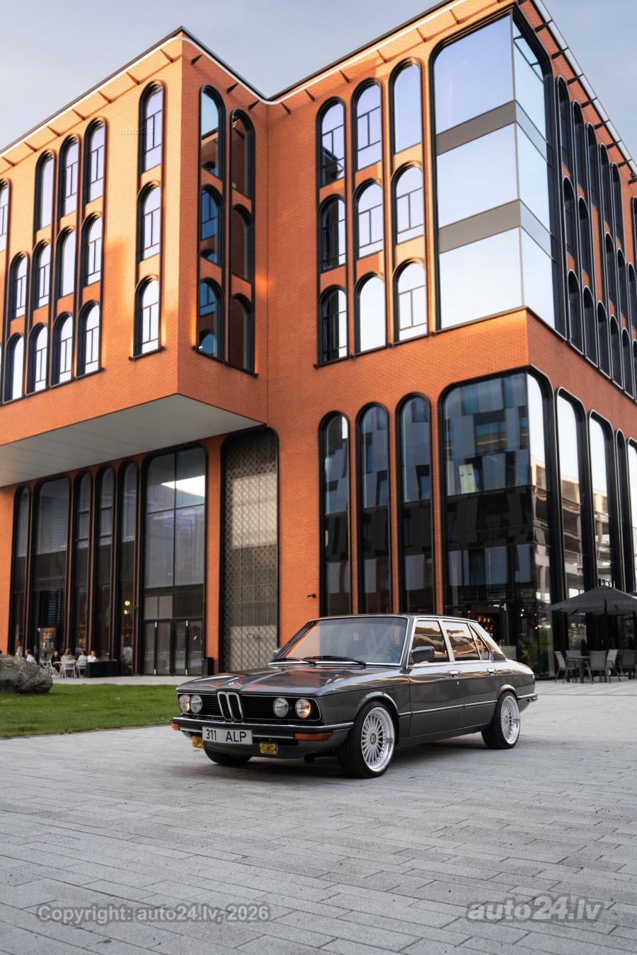 BMW 5 Series 1980 Tallina, ar dzinēja tilpumu 3.40 L un nobraukumu 15 tūkst. km par 16000 €, foto 7 vietnē AUTOMOTO.COM.LV