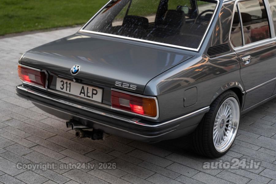 BMW 5 Series 1980 Tallina, ar dzinēja tilpumu 3.40 L un nobraukumu 15 tūkst. km par 16000 €, foto 11 vietnē AUTOMOTO.COM.LV