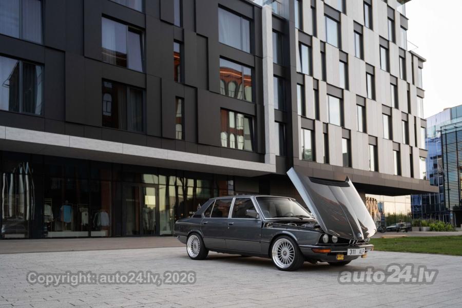 BMW 5 Series 1980 Tallina, ar dzinēja tilpumu 3.40 L un nobraukumu 15 tūkst. km par 16000 €, foto 12 vietnē AUTOMOTO.COM.LV