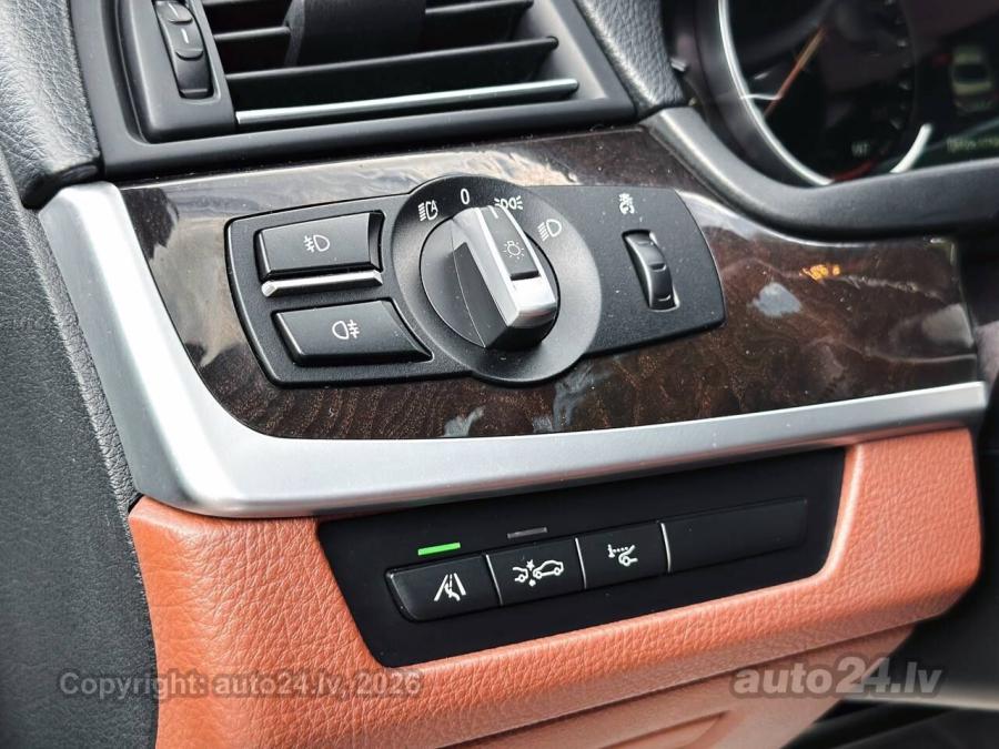 BMW 5 Series 2012 Tallina, ar dzinēja tilpumu 3.00 L un nobraukumu 340 tūkst. km par 13500 €, foto 10 vietnē AUTOMOTO.COM.LV
