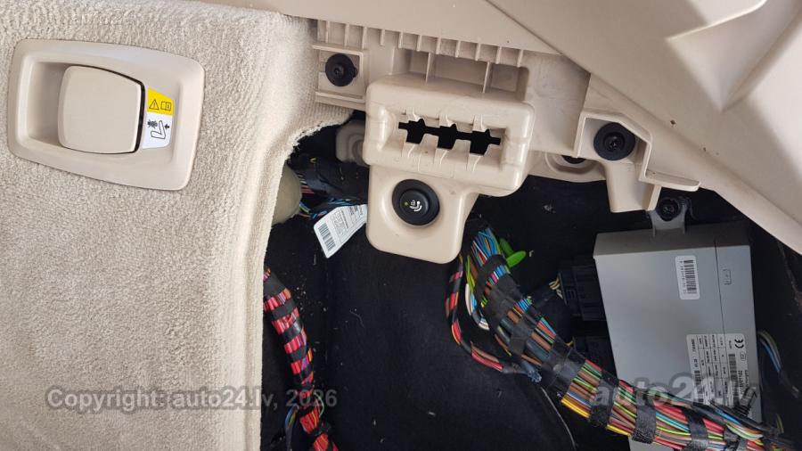 BMW 5 Series 2011 in Tallinn, with an engine capacity of 3.00 L and mileage of 318 thousand km for 9900 €, photo 13 on AUTOMOTO.COM.LV