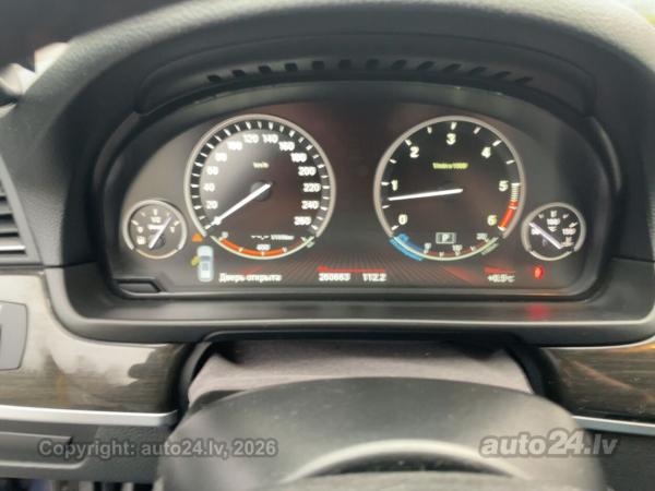 BMW 5 Series 2012 Tallina, ar dzinēja tilpumu 0.00 L un nobraukumu 264 tūkst. km par 10000 €, foto 5 vietnē AUTOMOTO.COM.LV