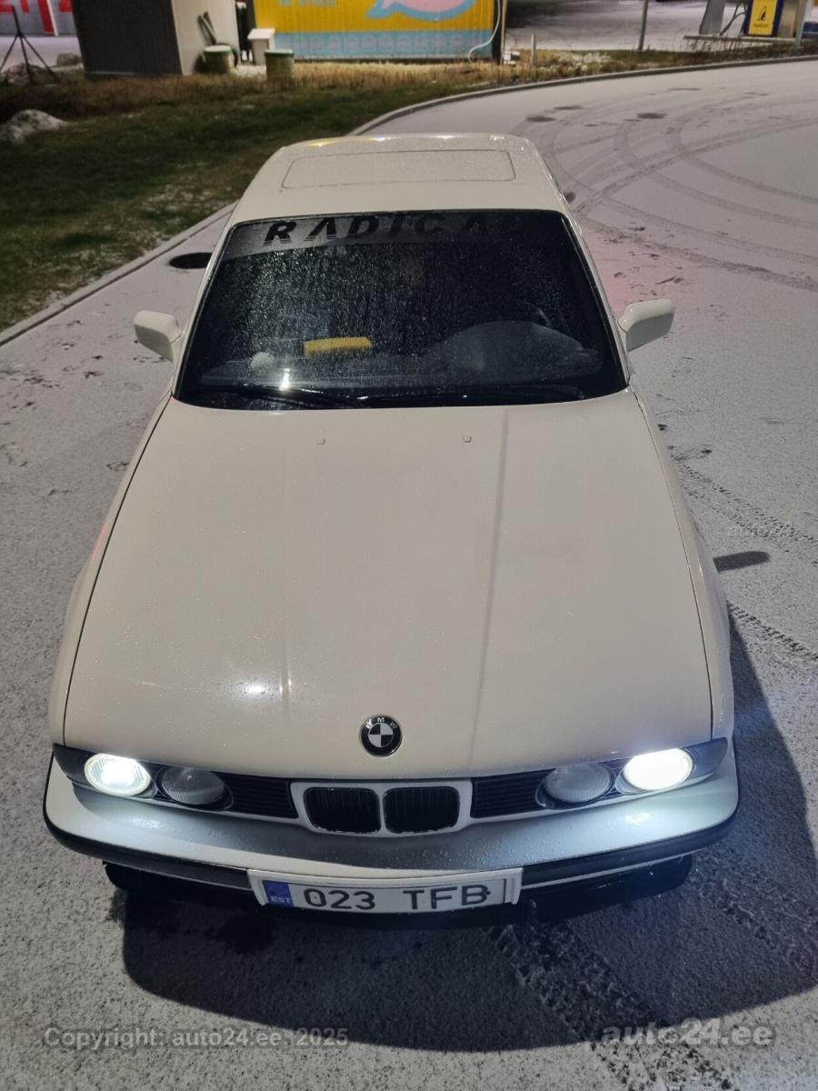 Balts BMW 5 Series 1992 Tallina, ar dzinēja tilpumu 2.50 L un nobraukumu 0 tūkst. km par 4200 €, foto 1 vietnē AUTOMOTO.COM.LV