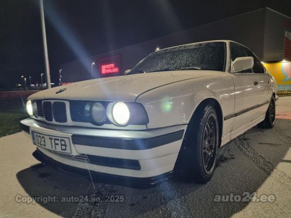 Balts BMW 5 Series 1992 Tallina, ar dzinēja tilpumu 2.50 L un nobraukumu 0 tūkst. km par 4200 €, foto 2 vietnē AUTOMOTO.COM.LV