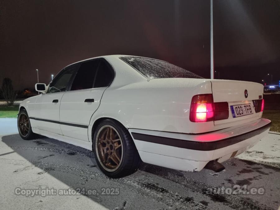 Balts BMW 5 Series 1992 Tallina, ar dzinēja tilpumu 2.50 L un nobraukumu 0 tūkst. km par 4200 €, foto 3 vietnē AUTOMOTO.COM.LV