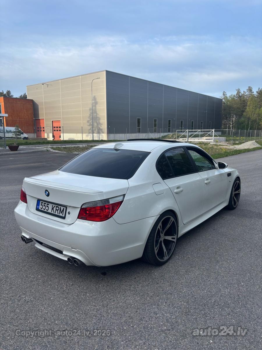 White BMW 5 Series 2007 in Tallinn, with an engine capacity of 4.00 L and mileage of 77 thousand km for 9999 €, photo 9 on AUTOMOTO.COM.LV
