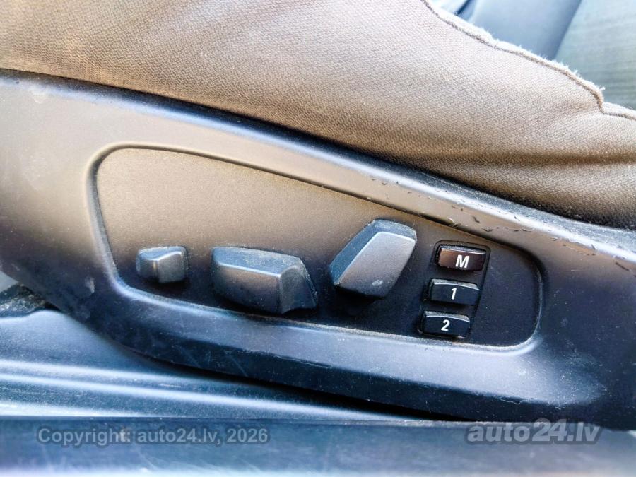 White BMW 5 Series 2009 in Tallinn, with an engine capacity of 2.00 L and mileage of 492 thousand km for 7600 €, photo 8 on AUTOMOTO.COM.LV