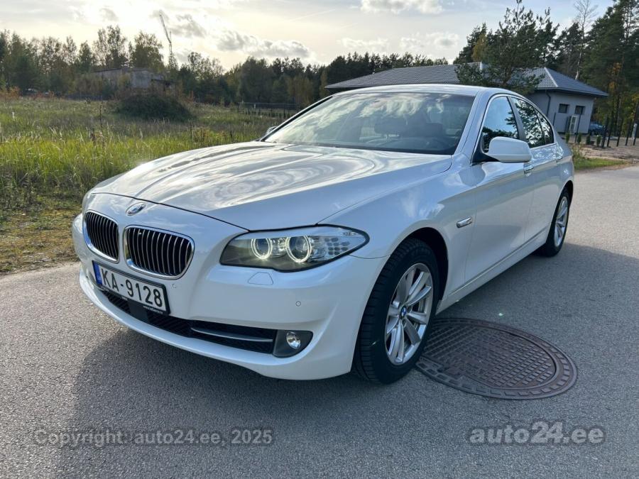 Balts BMW 5 Series 2010 Rīga, ar dzinēja tilpumu 2.99 L un nobraukumu 228 tūkst. km par 10000 €, foto 4 vietnē AUTOMOTO.COM.LV