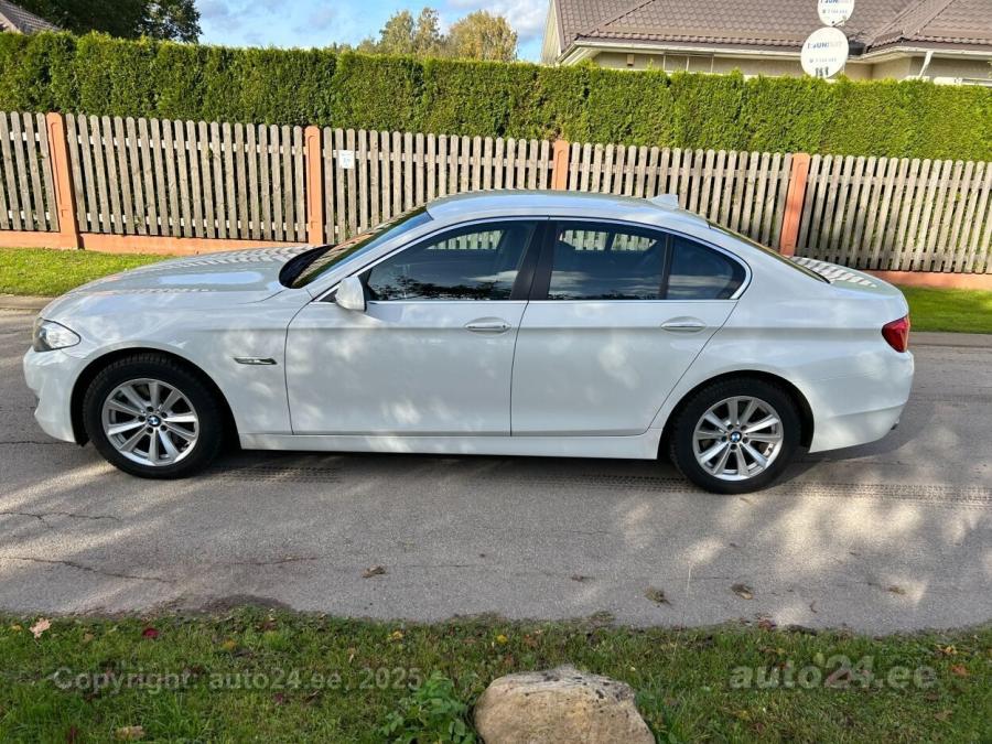 Balts BMW 5 Series 2010 Rīga, ar dzinēja tilpumu 2.99 L un nobraukumu 228 tūkst. km par 10000 €, foto 5 vietnē AUTOMOTO.COM.LV