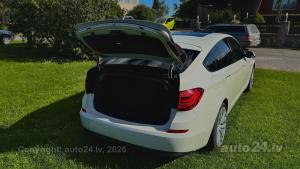 White BMW 5 Series 2011 in Jogeva, with an engine capacity of 3.00 L and mileage of 336 thousand km for 7999 €, photo 6 on AUTOMOTO.COM.LV
