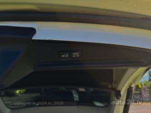 White BMW 5 Series 2011 in Jogeva, with an engine capacity of 3.00 L and mileage of 336 thousand km for 7999 €, photo 8 on AUTOMOTO.COM.LV