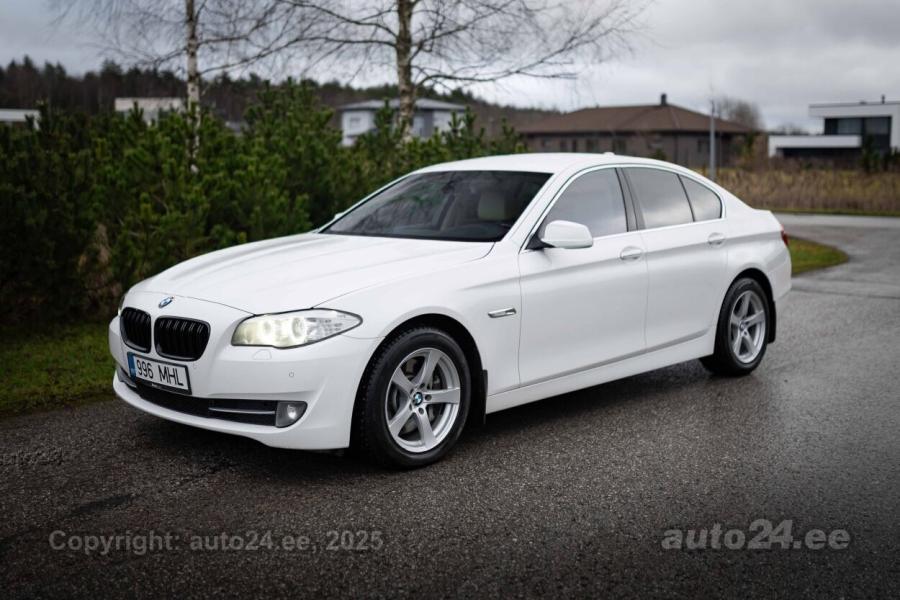 Balts BMW 5 Series 2012 Tallina, ar dzinēja tilpumu 3.00 L un nobraukumu 350 tūkst. km par 9900 €, foto 1 vietnē AUTOMOTO.COM.LV