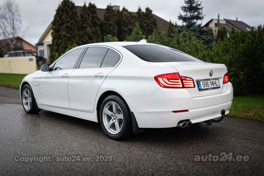 Balts BMW 5 Series 2012 Tallina, ar dzinēja tilpumu 3.00 L un nobraukumu 350 tūkst. km par 9900 €, foto 3 vietnē AUTOMOTO.COM.LV