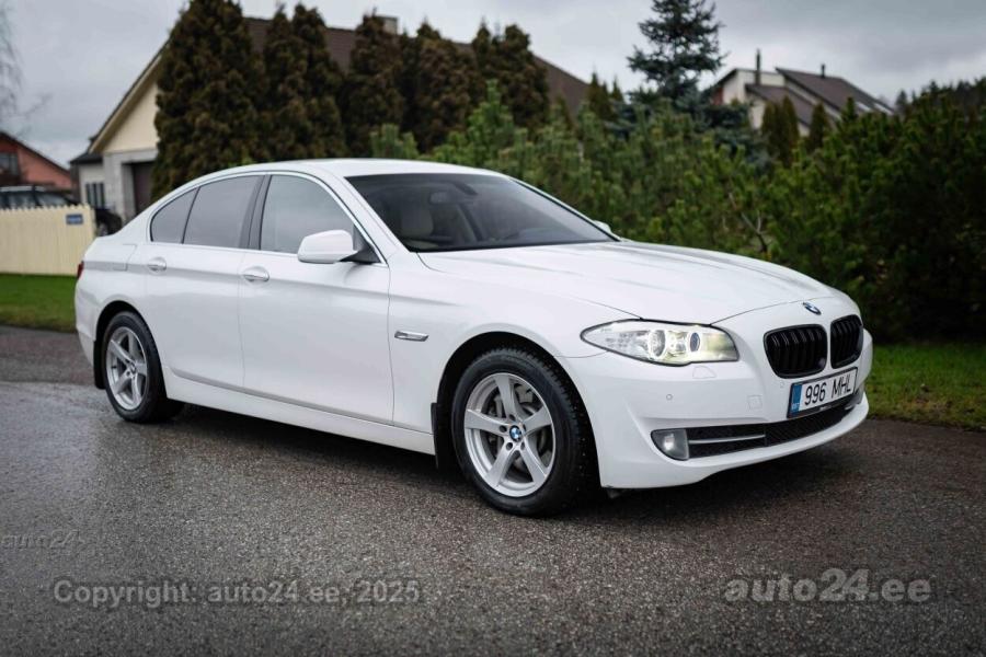 Balts BMW 5 Series 2012 Tallina, ar dzinēja tilpumu 3.00 L un nobraukumu 350 tūkst. km par 9900 €, foto 5 vietnē AUTOMOTO.COM.LV