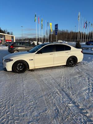 White BMW 5 Series 2012 in Tallinn, with an engine capacity of 2.00 L and mileage of 245 thousand km for 13500 €, photo 3 on AUTOMOTO.COM.LV