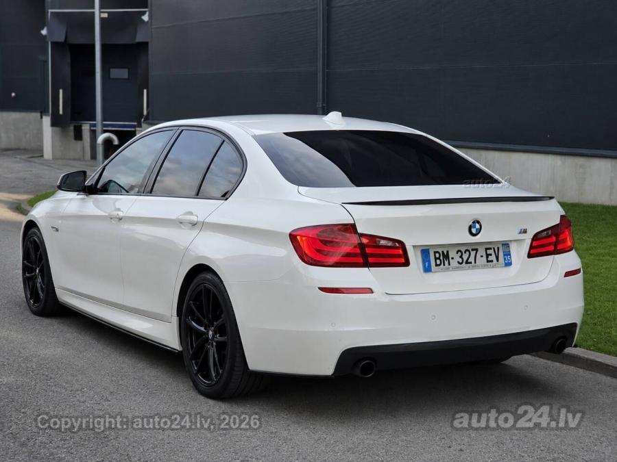 Balts BMW 5 Series 2012 Tallina, ar dzinēja tilpumu 3.00 L un nobraukumu 264 tūkst. km par 12998 €, foto 4 vietnē AUTOMOTO.COM.LV