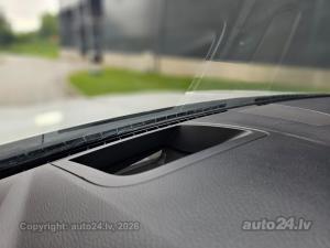 Balts BMW 5 Series 2012 Tallina, ar dzinēja tilpumu 3.00 L un nobraukumu 264 tūkst. km par 12998 €, foto 18 vietnē AUTOMOTO.COM.LV