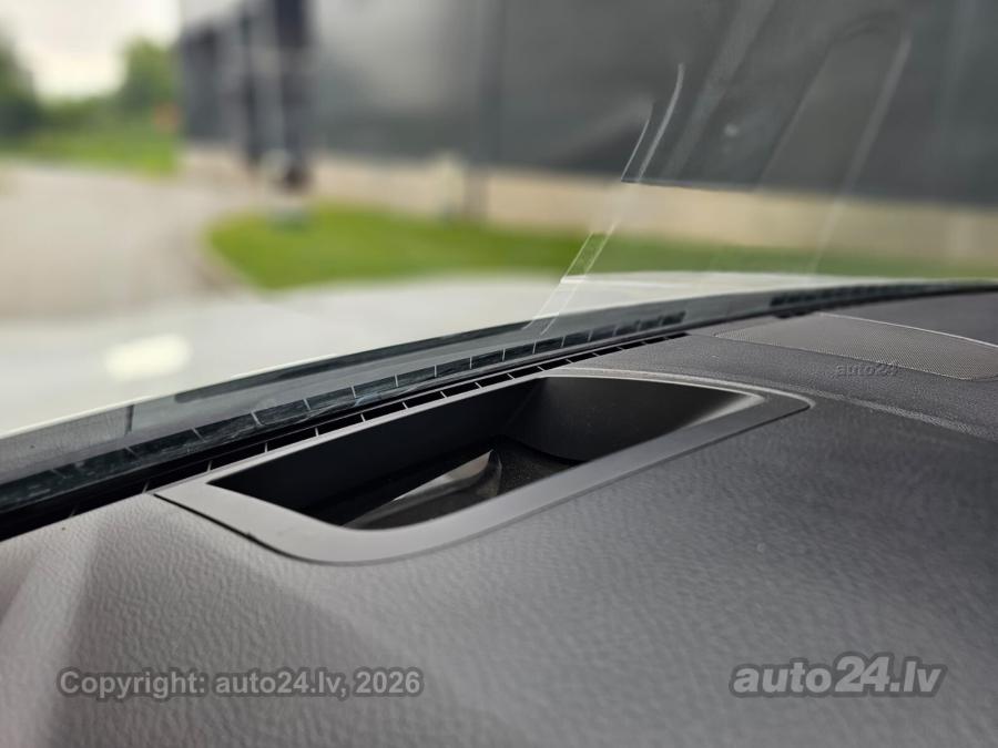 Balts BMW 5 Series 2012 Tallina, ar dzinēja tilpumu 3.00 L un nobraukumu 264 tūkst. km par 12998 €, foto 18 vietnē AUTOMOTO.COM.LV