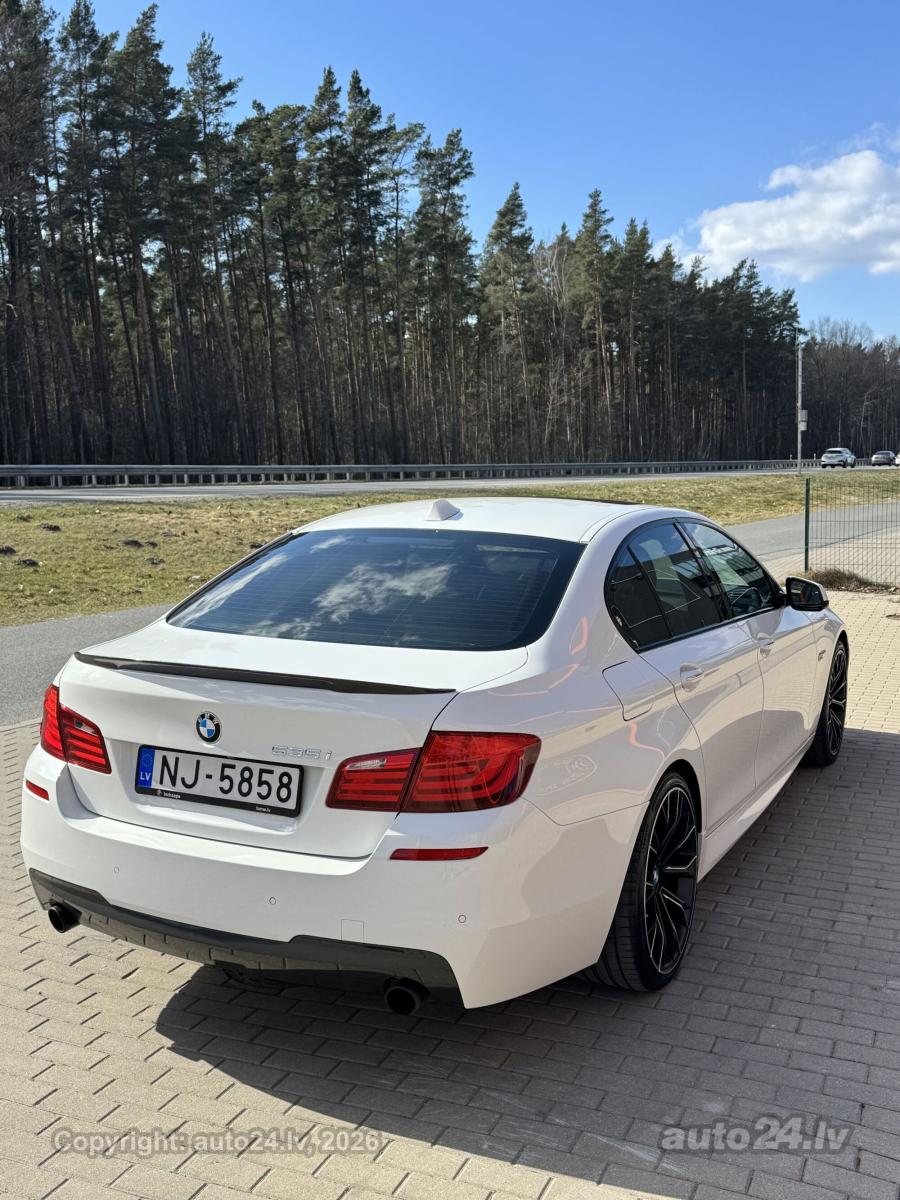 Balts BMW 5 Series 2013 Rīga, ar dzinēja tilpumu 3.00 L un nobraukumu 118 tūkst. km par 16000 €, foto 4 vietnē AUTOMOTO.COM.LV