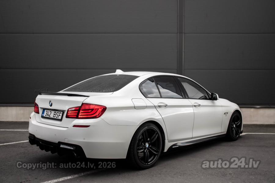 Balts BMW 5 Series 2013 Tallina, ar dzinēja tilpumu 3.00 L un nobraukumu 190 tūkst. km par 12990 €, foto 5 vietnē AUTOMOTO.COM.LV