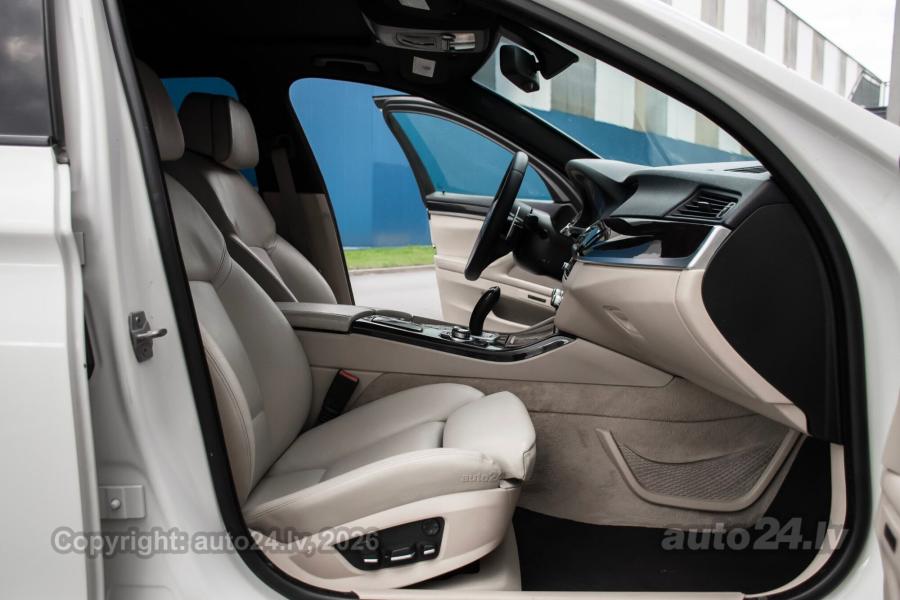Balts BMW 5 Series 2013 Tallina, ar dzinēja tilpumu 3.00 L un nobraukumu 190 tūkst. km par 12990 €, foto 11 vietnē AUTOMOTO.COM.LV