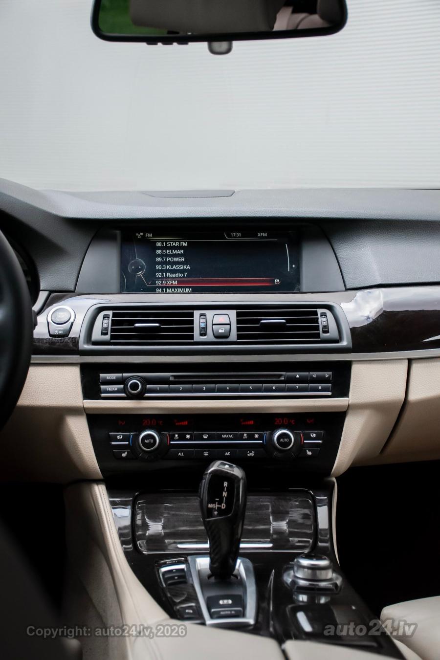 Balts BMW 5 Series 2013 Tallina, ar dzinēja tilpumu 3.00 L un nobraukumu 190 tūkst. km par 12990 €, foto 12 vietnē AUTOMOTO.COM.LV
