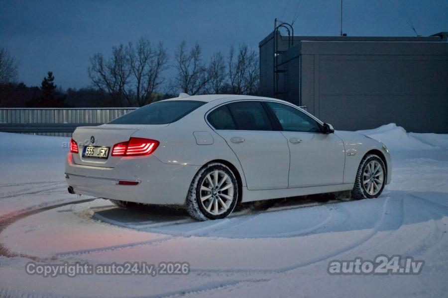 Balts BMW 5 Series 2014 Tallina, ar dzinēja tilpumu 2.00 L un nobraukumu 318 tūkst. km par 13900 €, foto 5 vietnē AUTOMOTO.COM.LV