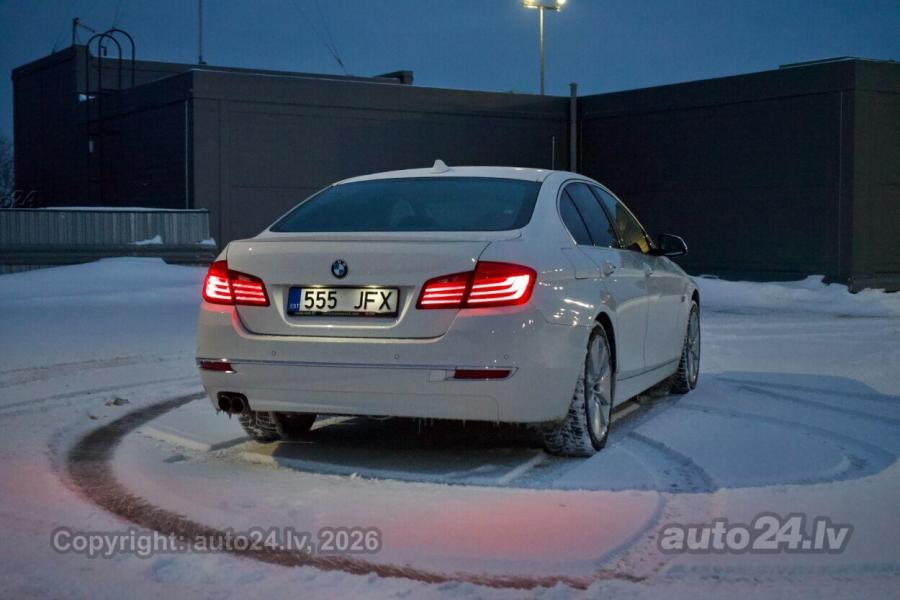 Balts BMW 5 Series 2014 Tallina, ar dzinēja tilpumu 2.00 L un nobraukumu 318 tūkst. km par 13900 €, foto 7 vietnē AUTOMOTO.COM.LV