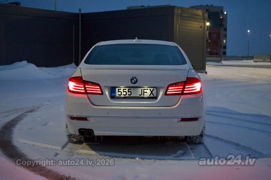 Balts BMW 5 Series 2014 Tallina, ar dzinēja tilpumu 2.00 L un nobraukumu 318 tūkst. km par 13900 €, foto 16 vietnē AUTOMOTO.COM.LV