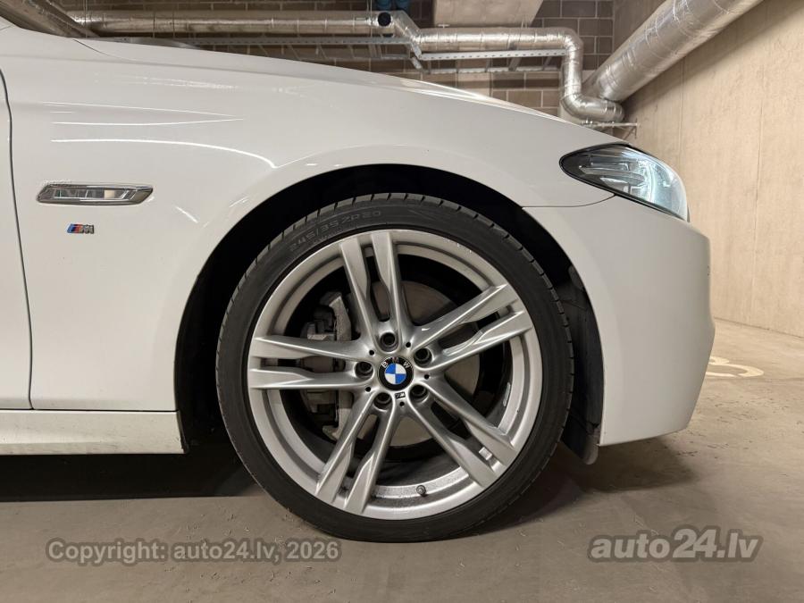 White BMW 5 Series 2015 in Tallinn, with an engine capacity of 3.00 L and mileage of 260 thousand km for 14500 €, photo 28 on AUTOMOTO.COM.LV