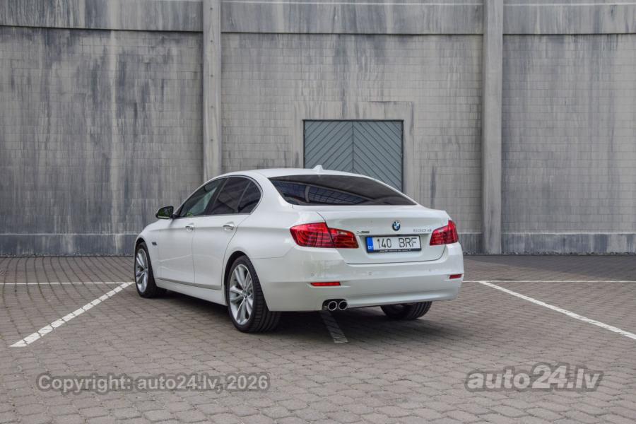 White BMW 5 Series 2015 in Tallinn, with an engine capacity of 3.00 L and mileage of 236 thousand km for 16900 €, photo 5 on AUTOMOTO.COM.LV