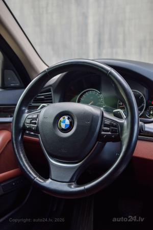 White BMW 5 Series 2015 in Tallinn, with an engine capacity of 3.00 L and mileage of 236 thousand km for 16900 €, photo 8 on AUTOMOTO.COM.LV