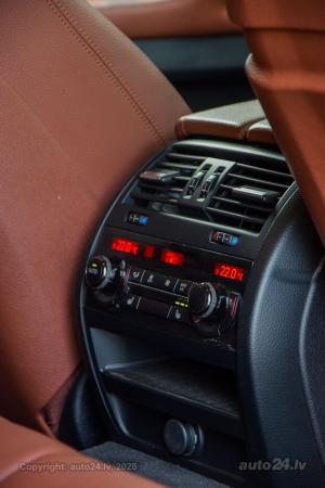 White BMW 5 Series 2015 in Tallinn, with an engine capacity of 3.00 L and mileage of 236 thousand km for 16900 €, photo 9 on AUTOMOTO.COM.LV