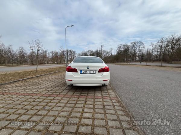 Balts BMW 5 Series 2016 Kuresāre, ar dzinēja tilpumu 3.00 L un nobraukumu 179 tūkst. km par 18500 €, foto 4 vietnē AUTOMOTO.COM.LV
