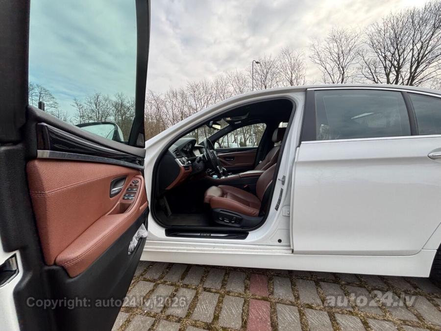 White BMW 5 Series 2016 in Kuressaare, with an engine capacity of 3.00 L and mileage of 179 thousand km for 18500 €, photo 15 on AUTOMOTO.COM.LV