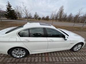White BMW 5 Series 2016 in Kuressaare, with an engine capacity of 3.00 L and mileage of 179 thousand km for 18500 €, photo 19 on AUTOMOTO.COM.LV