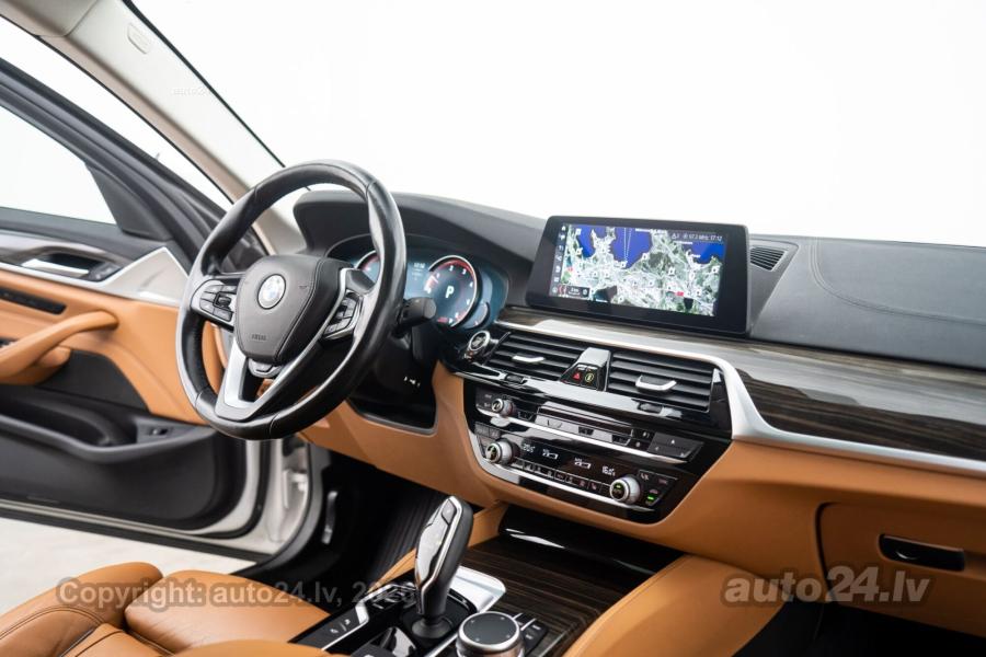 Balts BMW 5 Series 2017 Tallina, ar dzinēja tilpumu 3.00 L un nobraukumu 157 tūkst. km par 26999 €, foto 13 vietnē AUTOMOTO.COM.LV