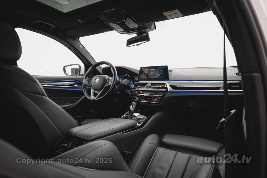 Balts BMW 5 Series 2017 Tartu, ar dzinēja tilpumu 3.00 L un nobraukumu 219 tūkst. km par 26900 €, foto 16 vietnē AUTOMOTO.COM.LV