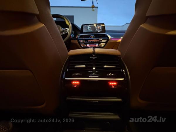 Balts BMW 5 Series 2017 Tallina, ar dzinēja tilpumu 3.00 L un nobraukumu 174 tūkst. km par 32900 €, foto 11 vietnē AUTOMOTO.COM.LV