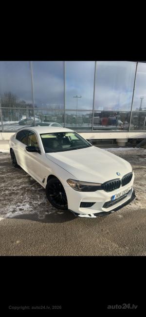 Balts BMW 5 Series 2018 Tallina, ar dzinēja tilpumu 2.00 L un nobraukumu 168 tūkst. km par 15999 €, foto  vietnē AUTOMOTO.COM.LV